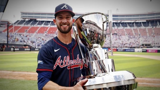 Braves outlast Reds, get win in MLB Speedway Classic