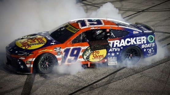 Chase Briscoe takes Darlington, securing spot in Round of 12
