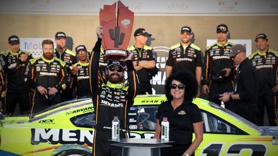 Kyle Larson steals NASCAR Cup Title in Phoenix finale